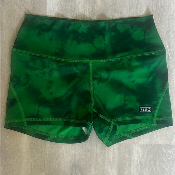 Fleo | Shorts | Fleo Apex 325 | Poshmark